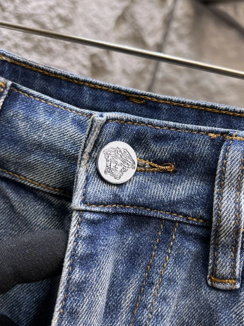 Low-cost Versace Jeans