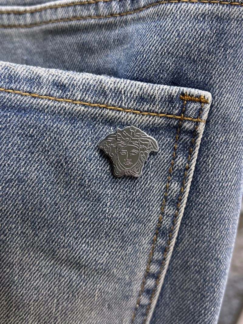 Low-cost Versace Jeans