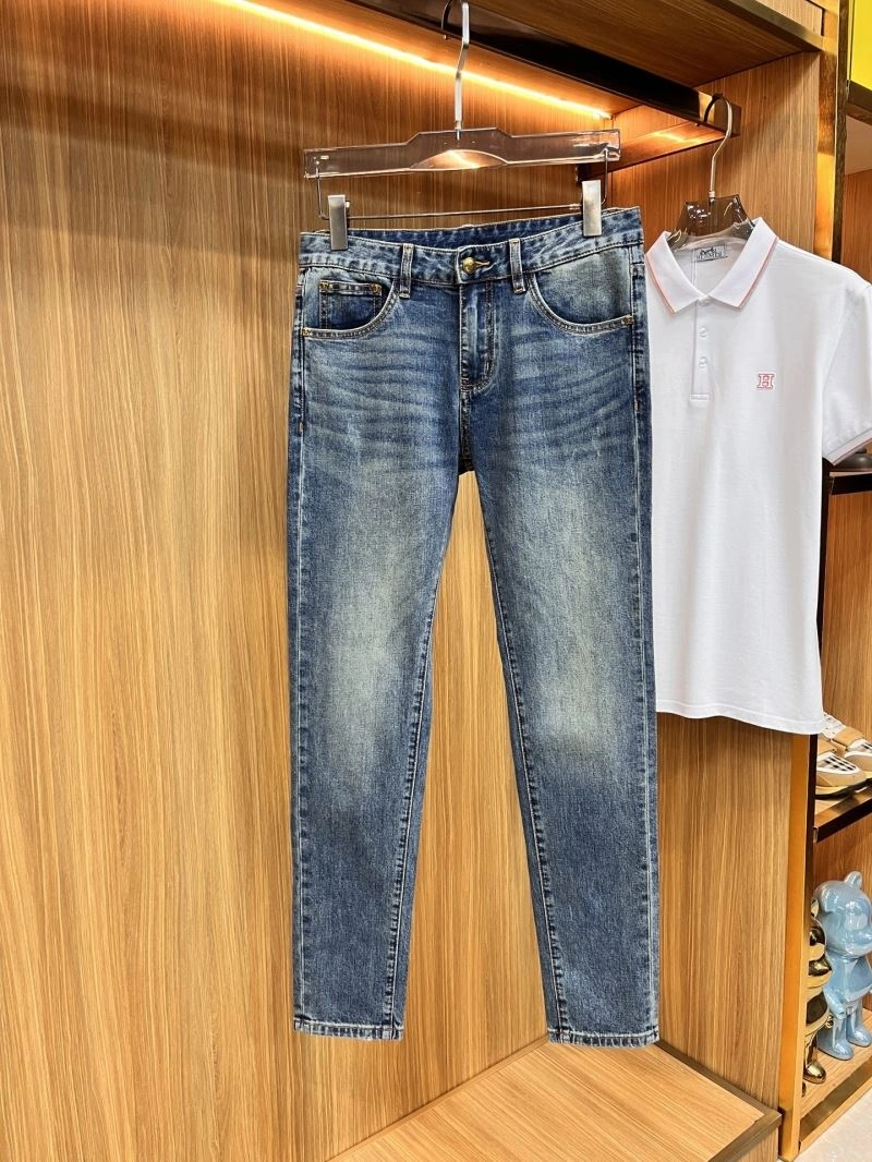 Accurate model Versace Jeans