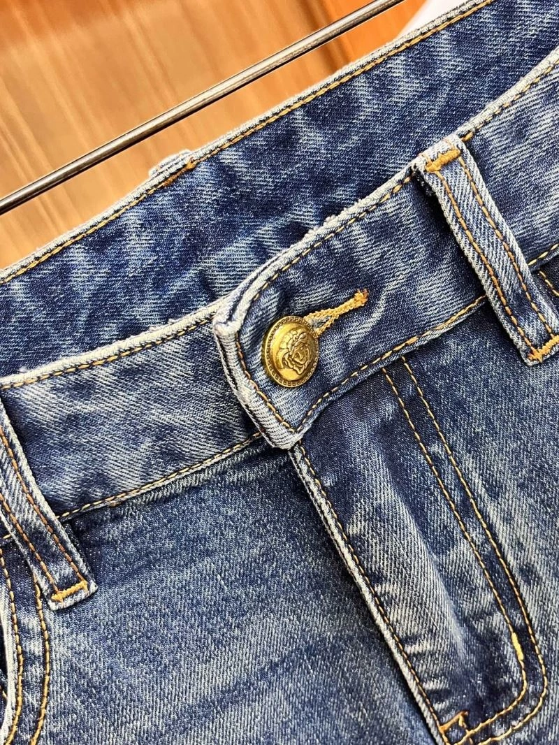 Accurate model Versace Jeans