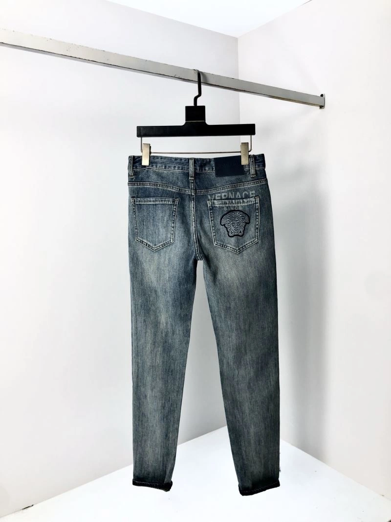 Top match Versace Jeans