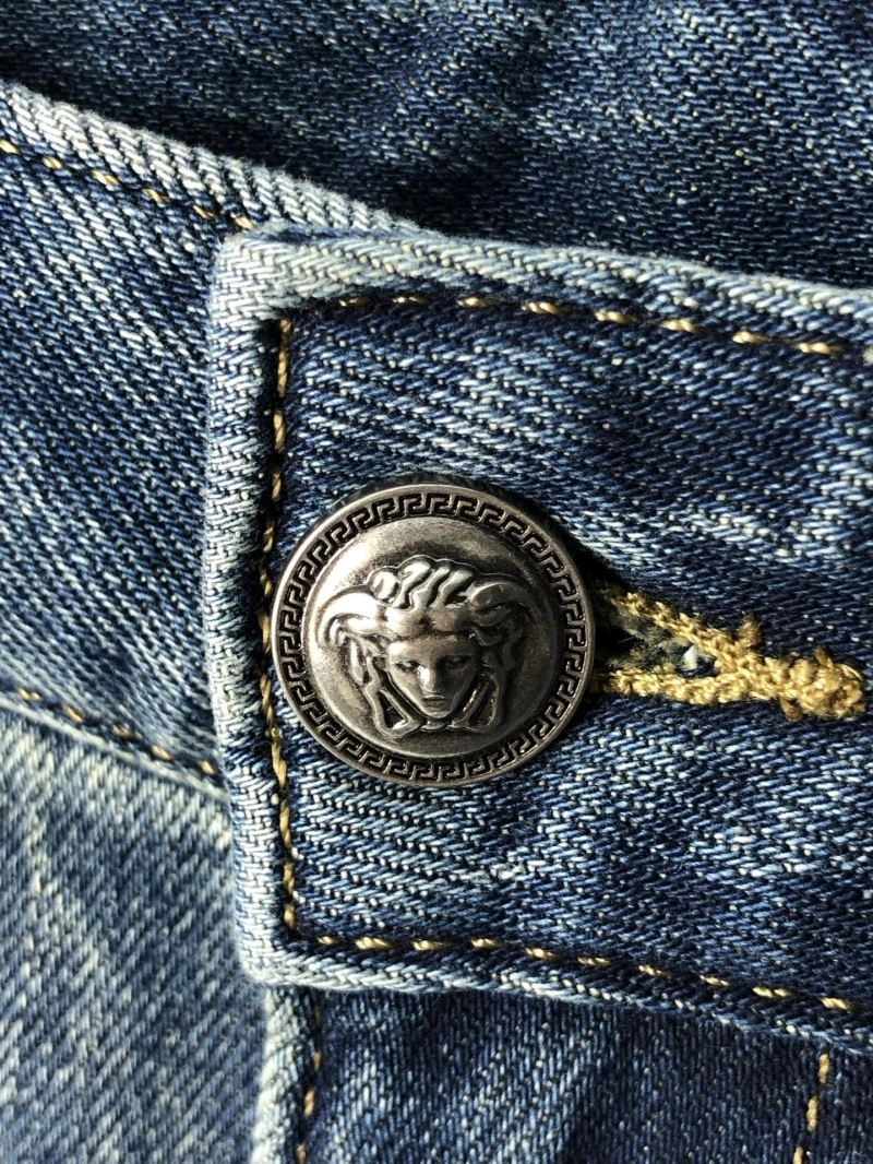 Top match Versace Jeans