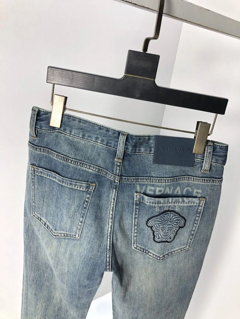 Top match Versace Jeans