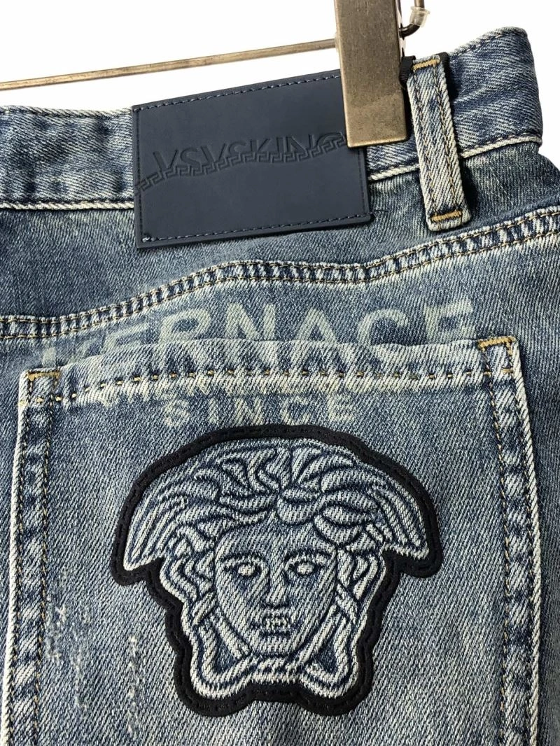 Top match Versace Jeans