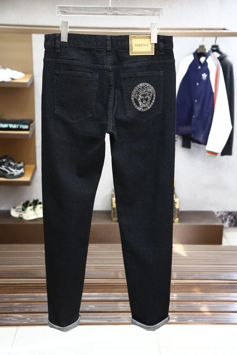 Top match Versace Jeans