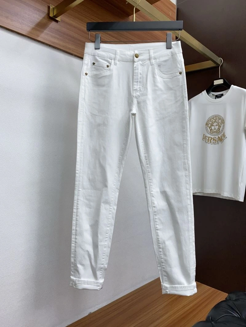Low-cost Versace Jeans