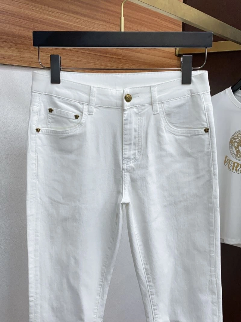 Low-cost Versace Jeans