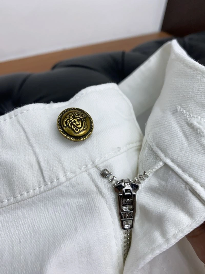 Low-cost Versace Jeans