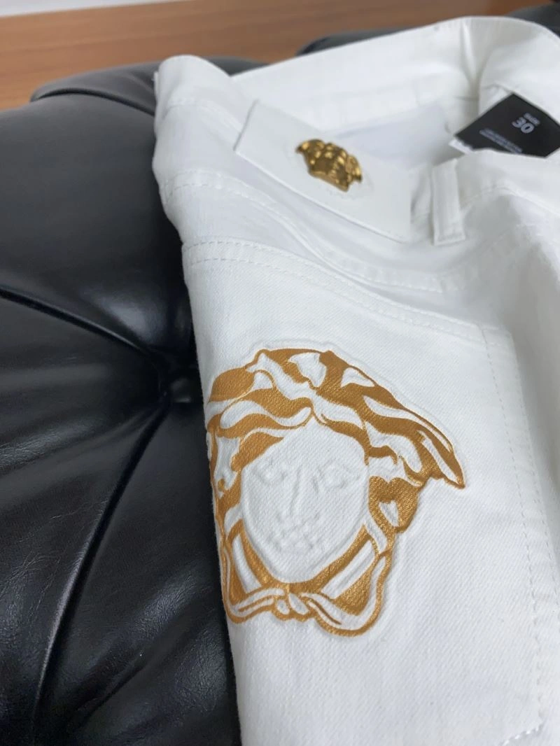 Low-cost Versace Jeans