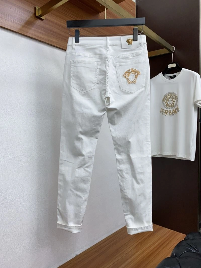 Low-cost Versace Jeans