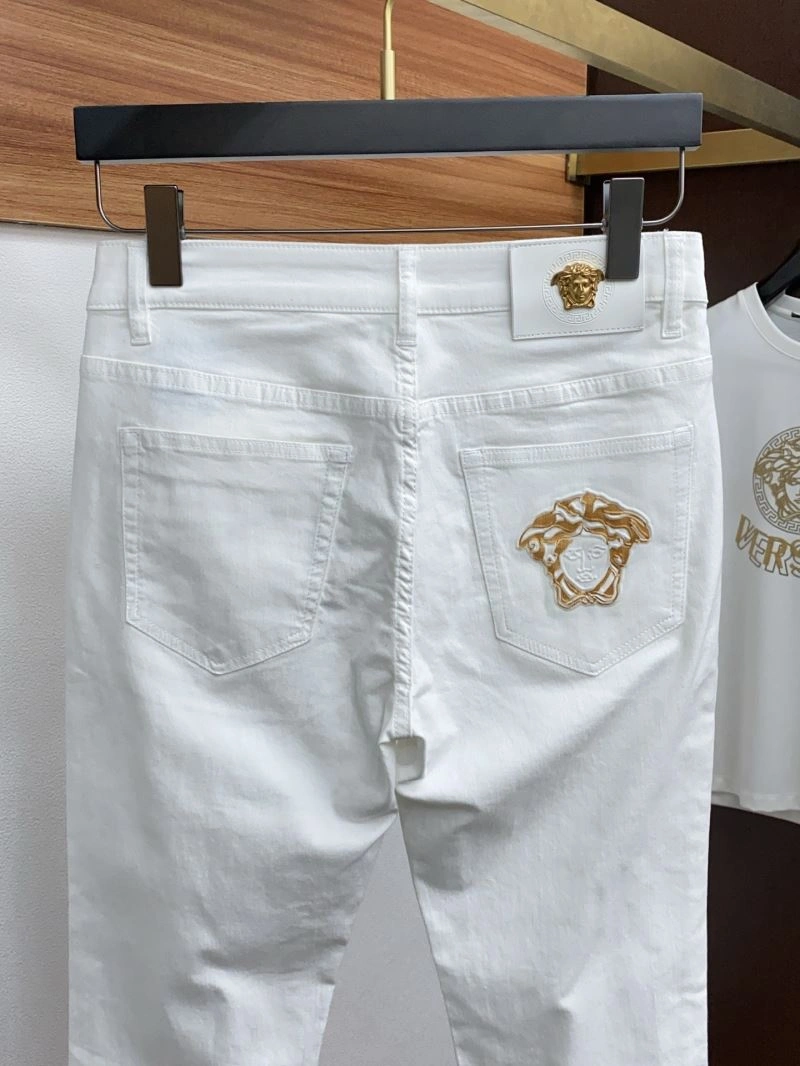 Low-cost Versace Jeans