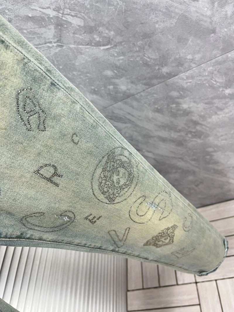 Inexpensive Versace Jeans