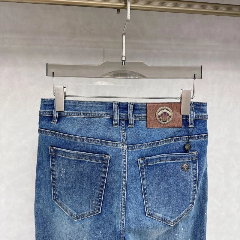 Top match Versace Jeans