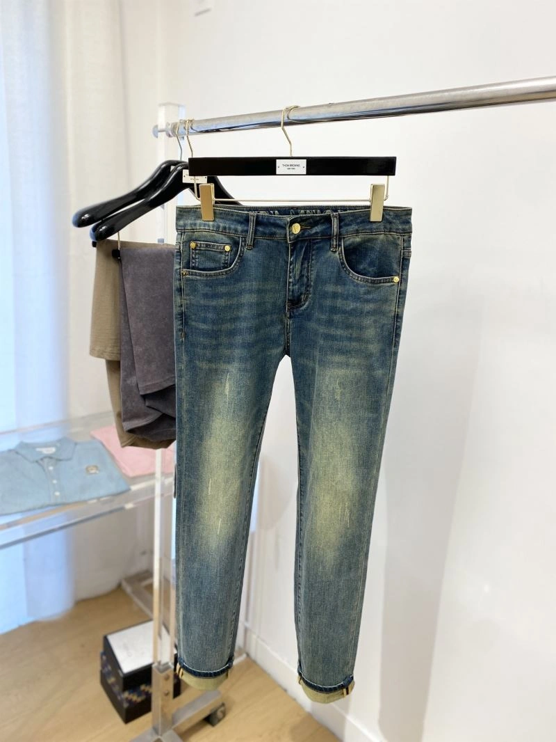 High fidelity Versace Jeans