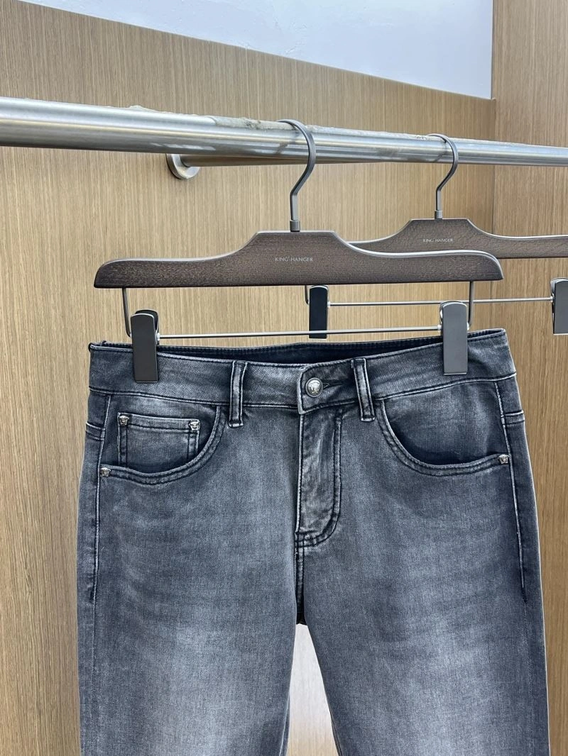 Accurate model Versace Jeans