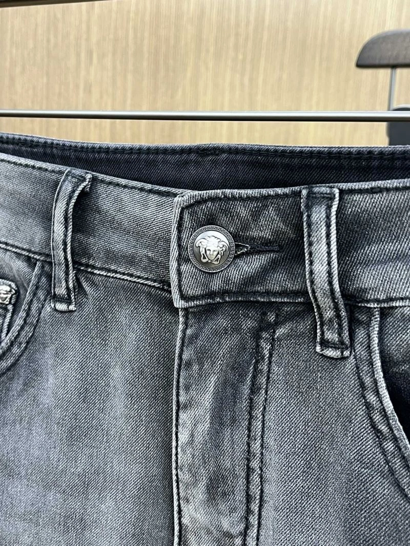 Accurate model Versace Jeans