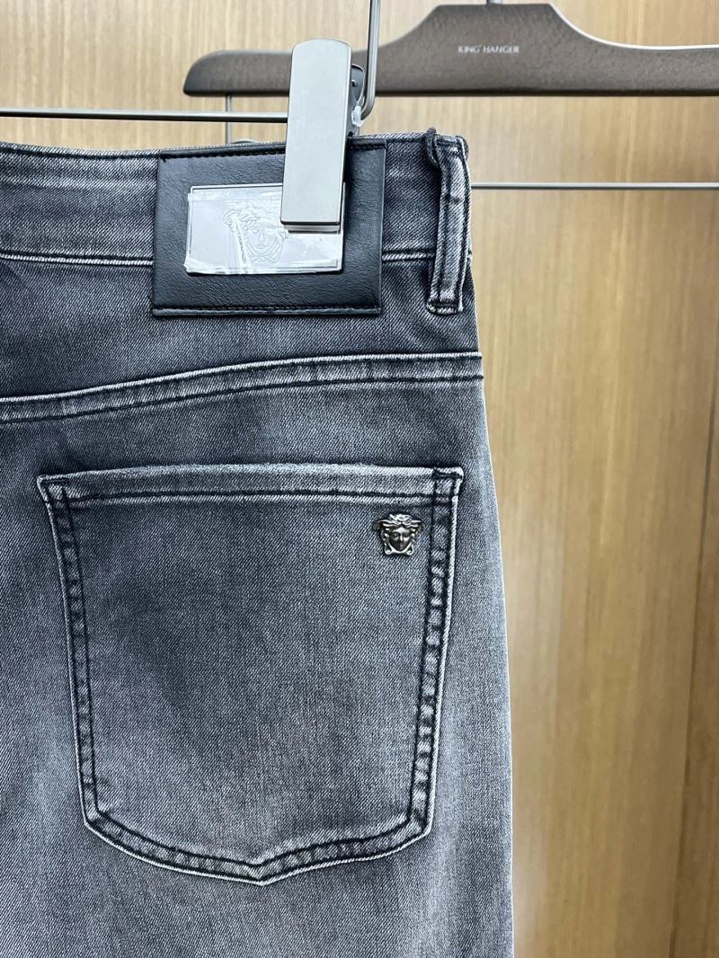 Accurate model Versace Jeans