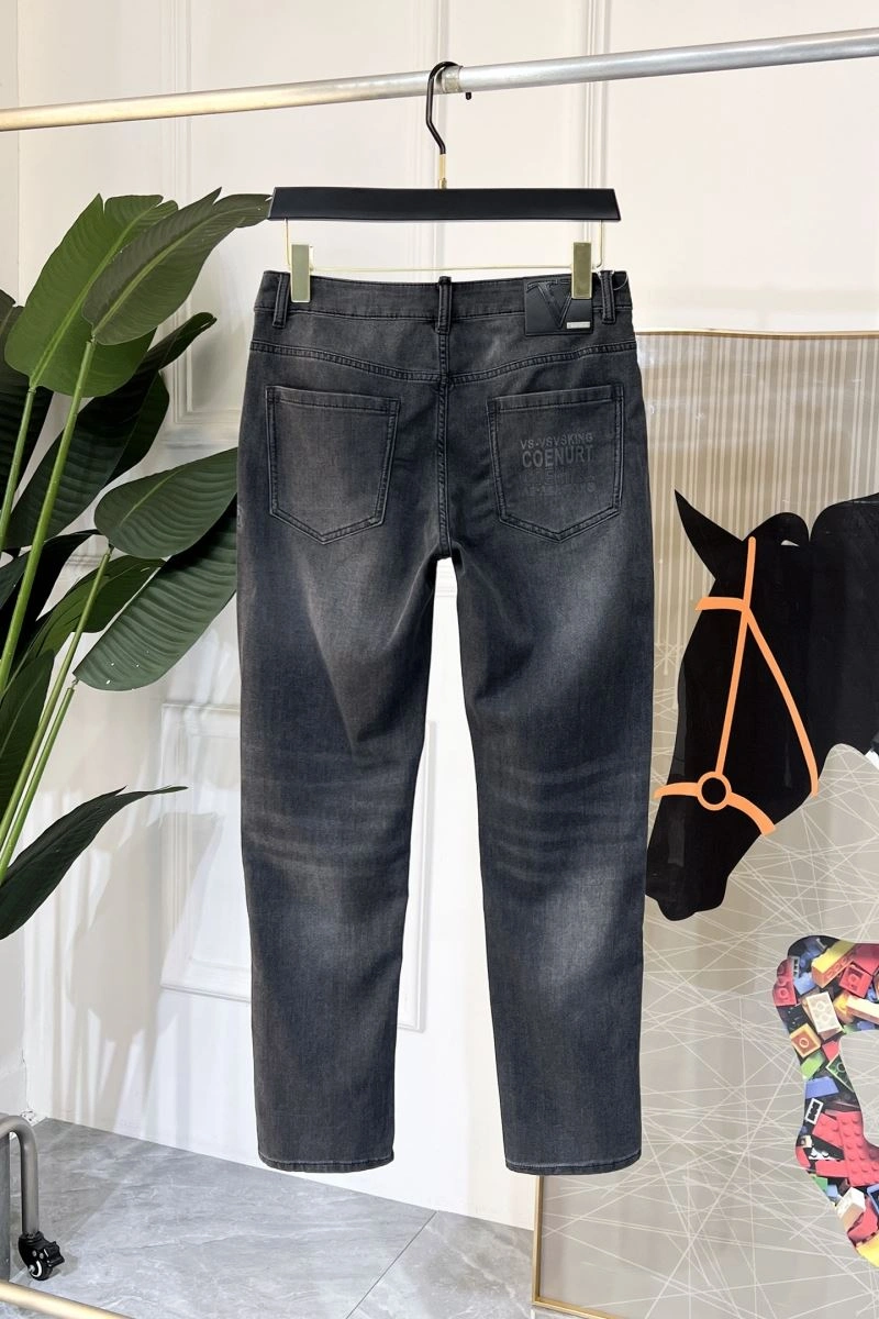 Discounted Versace Jeans