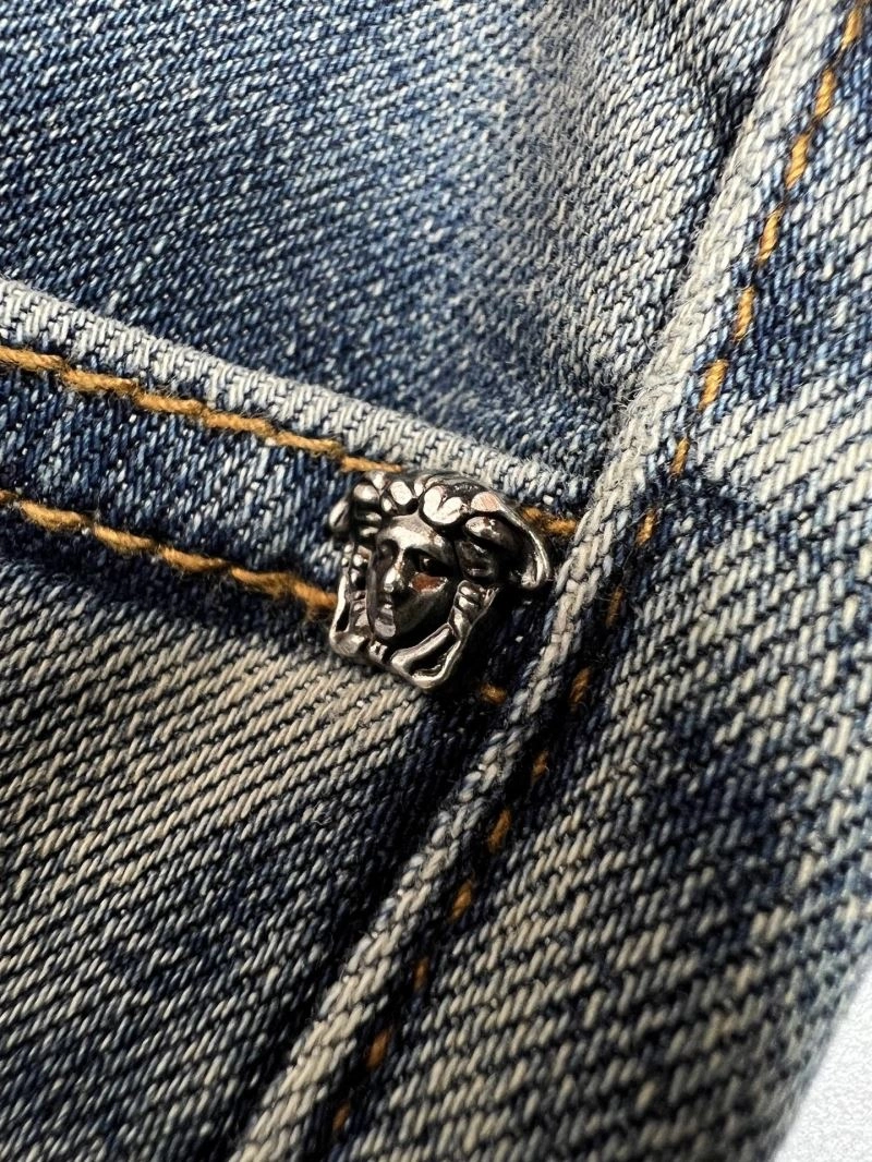 Top match Versace Jeans