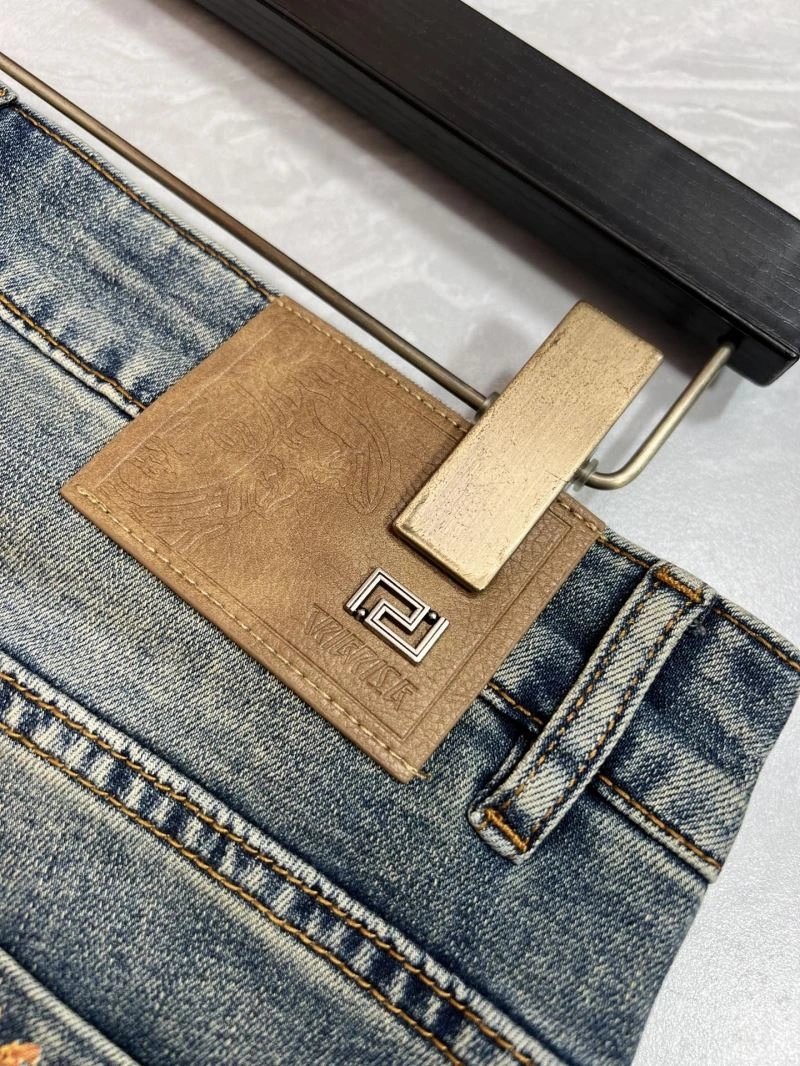 Top match Versace Jeans