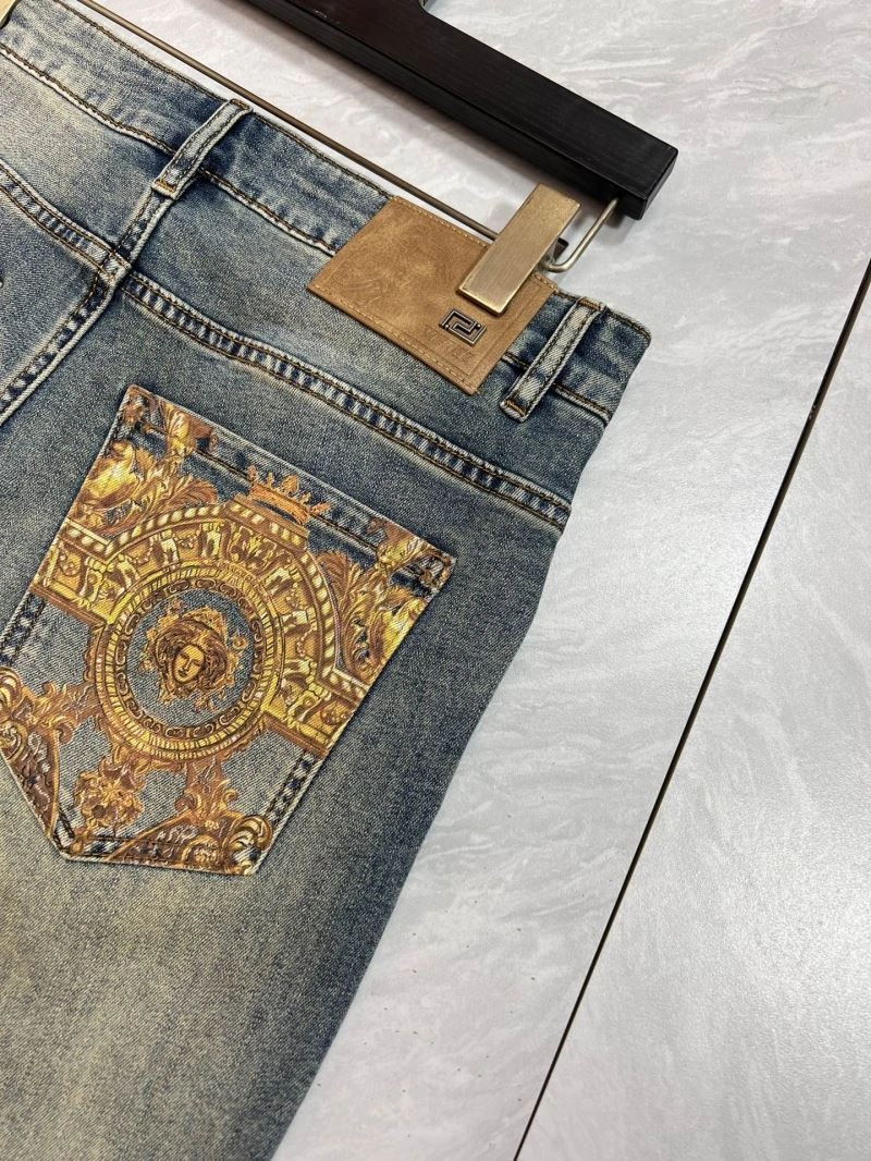 Top match Versace Jeans