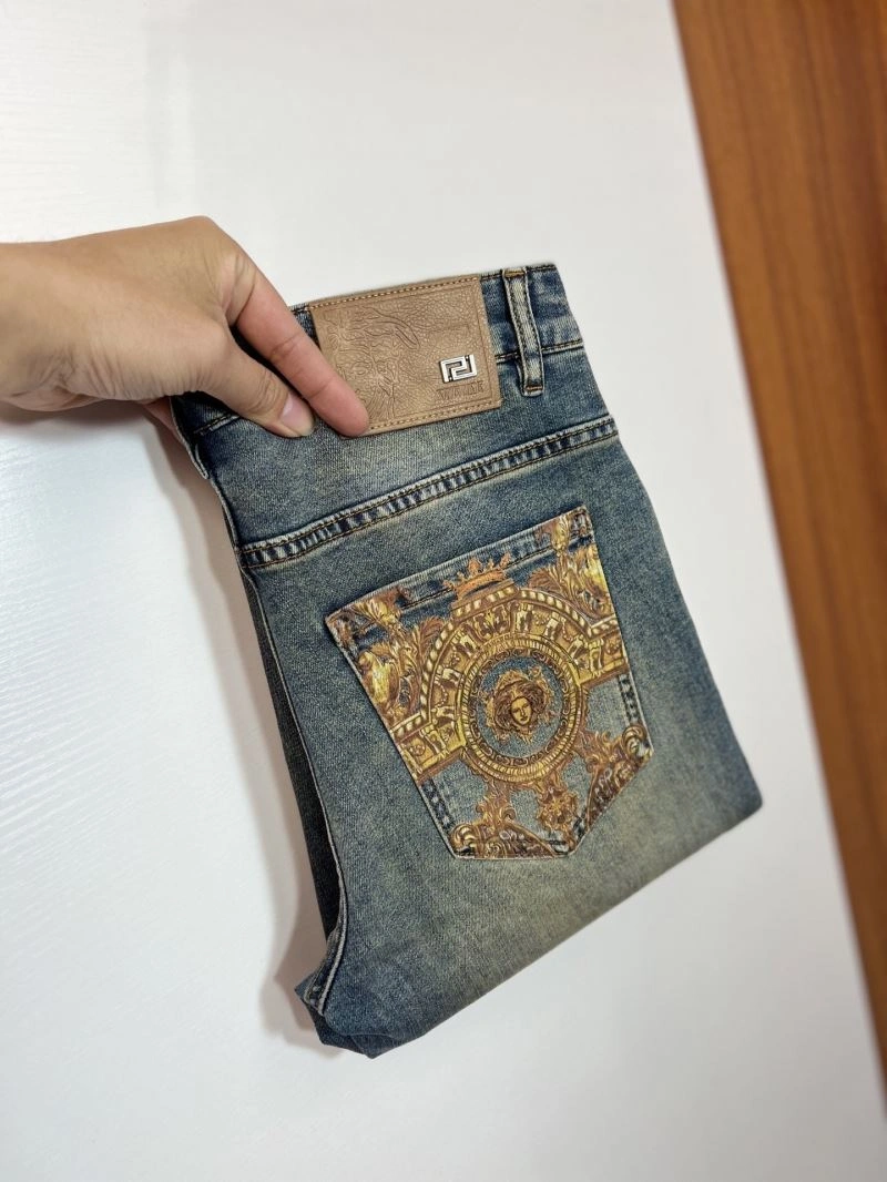 Top match Versace Jeans