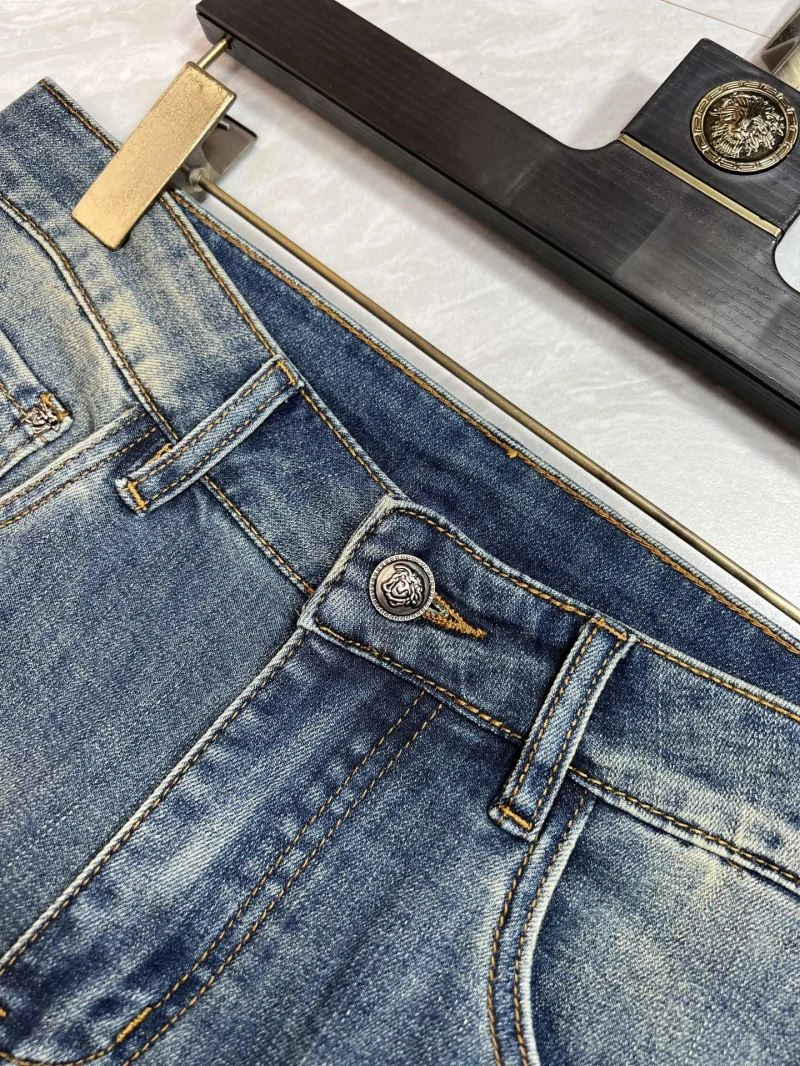 Accurate model Versace Jeans