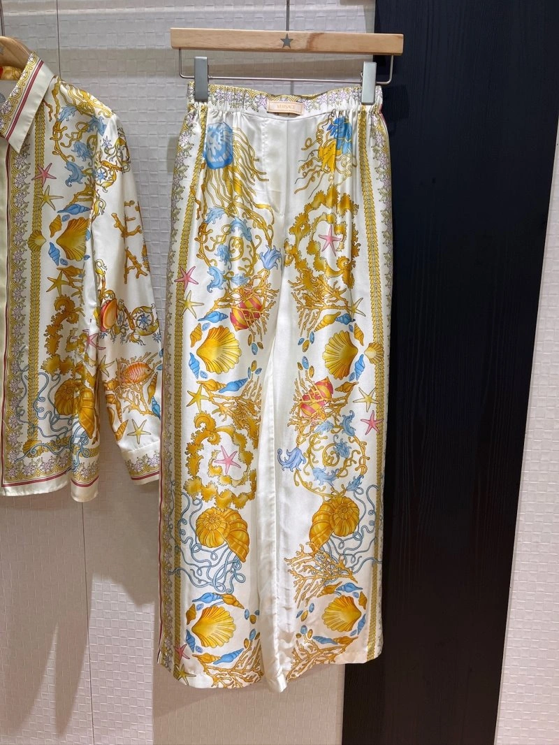 Accurate model Versace Long Suits