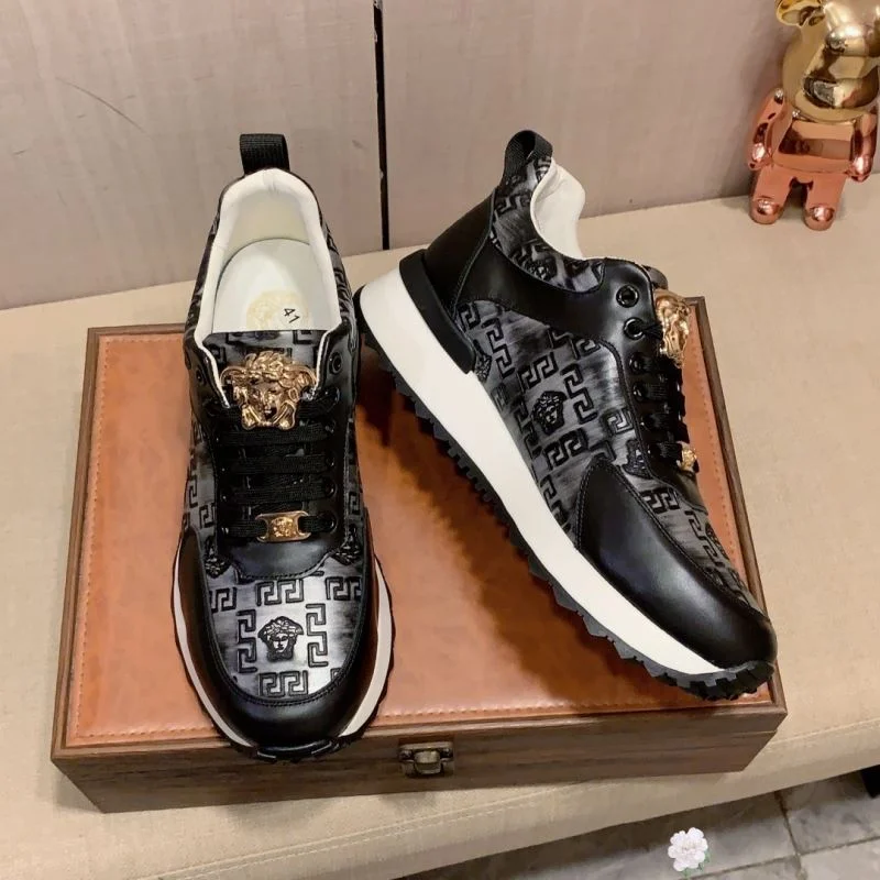 Accurate model Versace Low Shoes