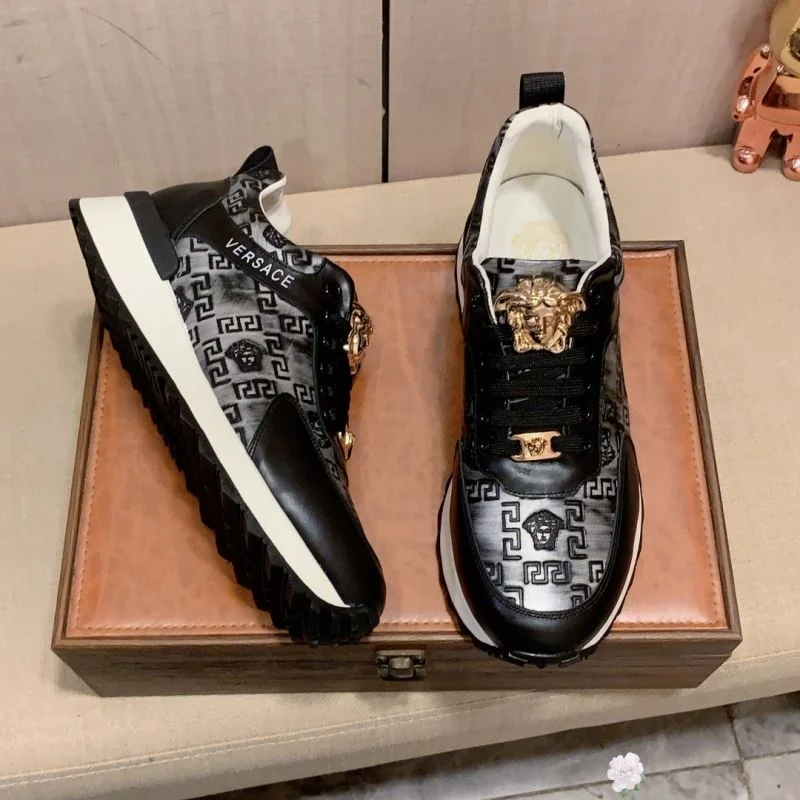 Accurate model Versace Low Shoes