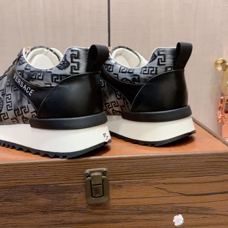 Accurate model Versace Low Shoes