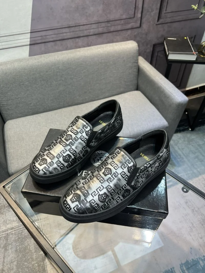 Discounted Versace Low Shoes