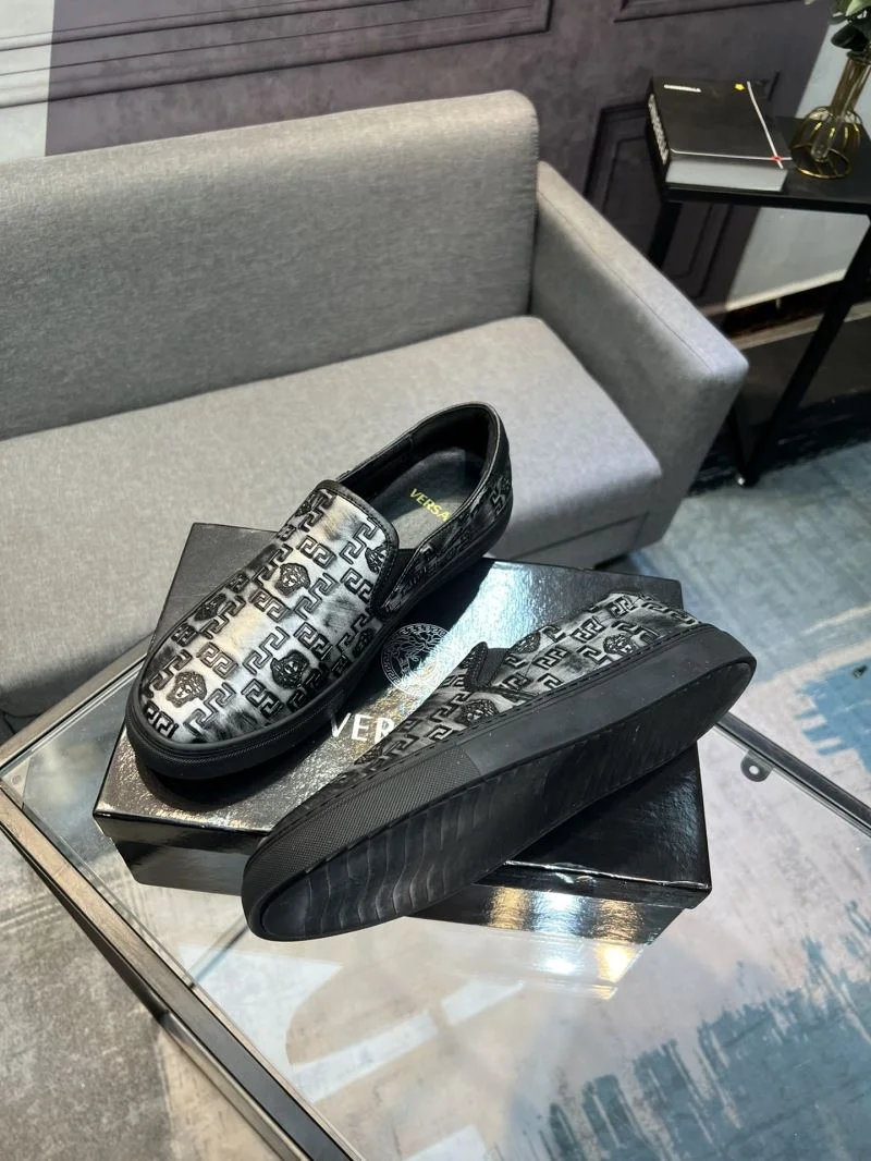 Discounted Versace Low Shoes