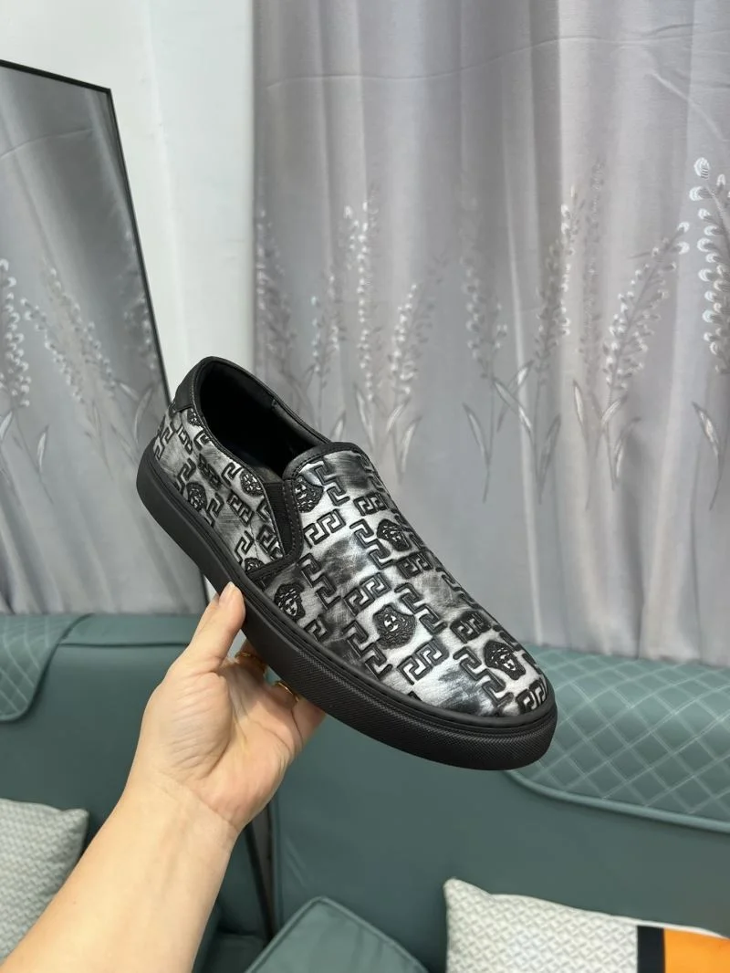 Discounted Versace Low Shoes
