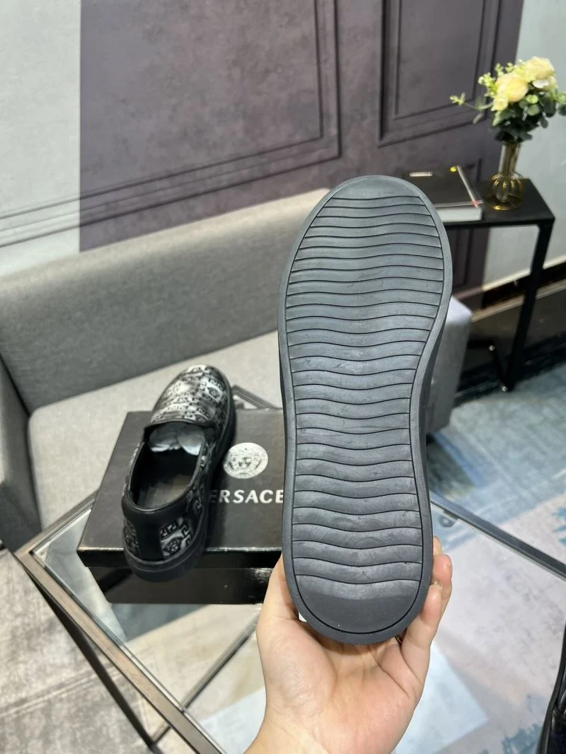 Discounted Versace Low Shoes