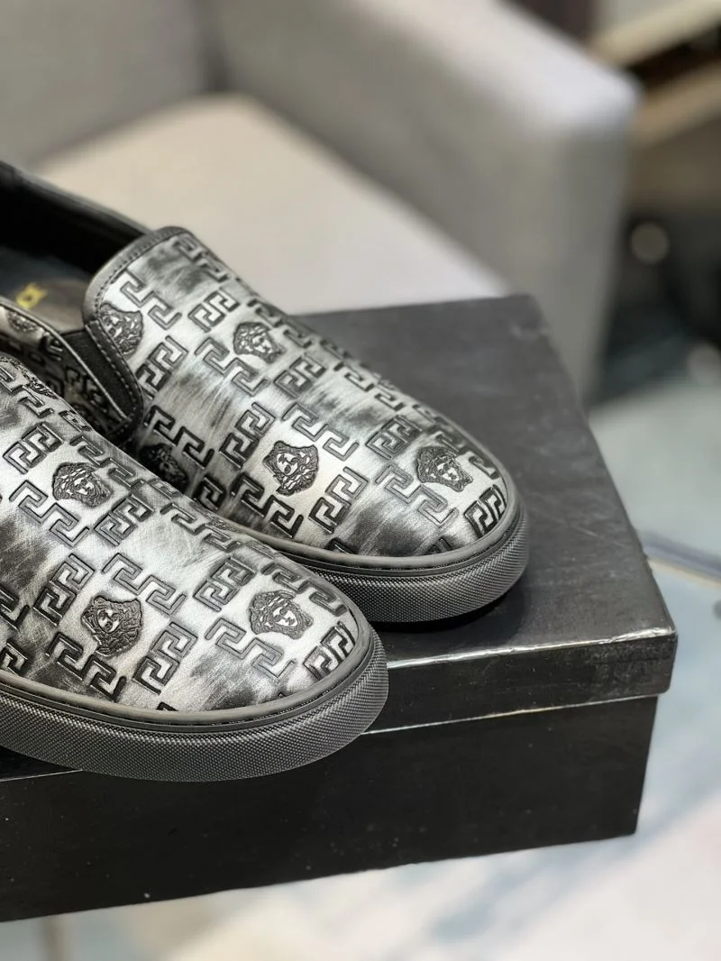 Discounted Versace Low Shoes