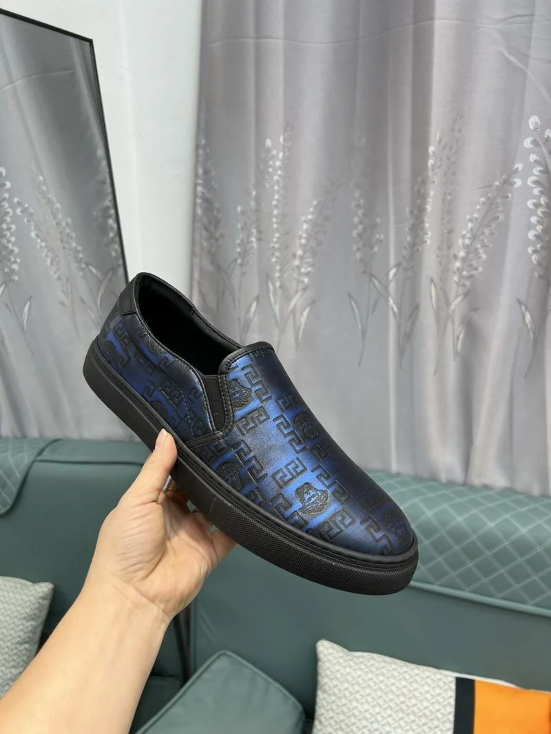 Exact replica Versace Low Shoes