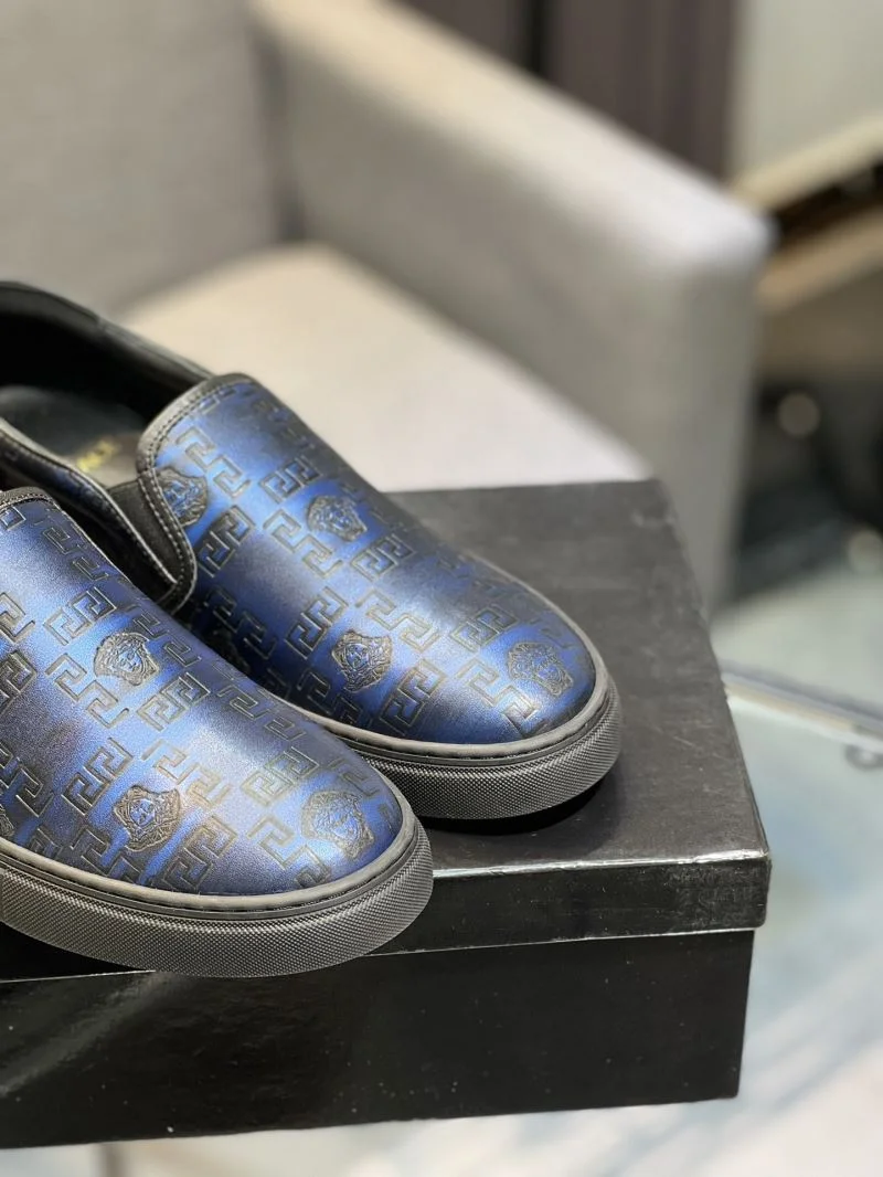 Exact replica Versace Low Shoes