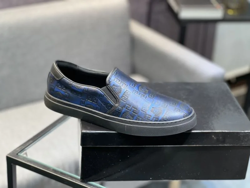 Exact replica Versace Low Shoes