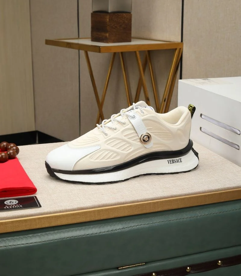Top mirror Versace Low Shoes