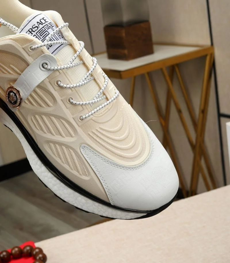 Top mirror Versace Low Shoes
