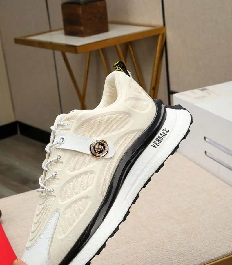 Top mirror Versace Low Shoes