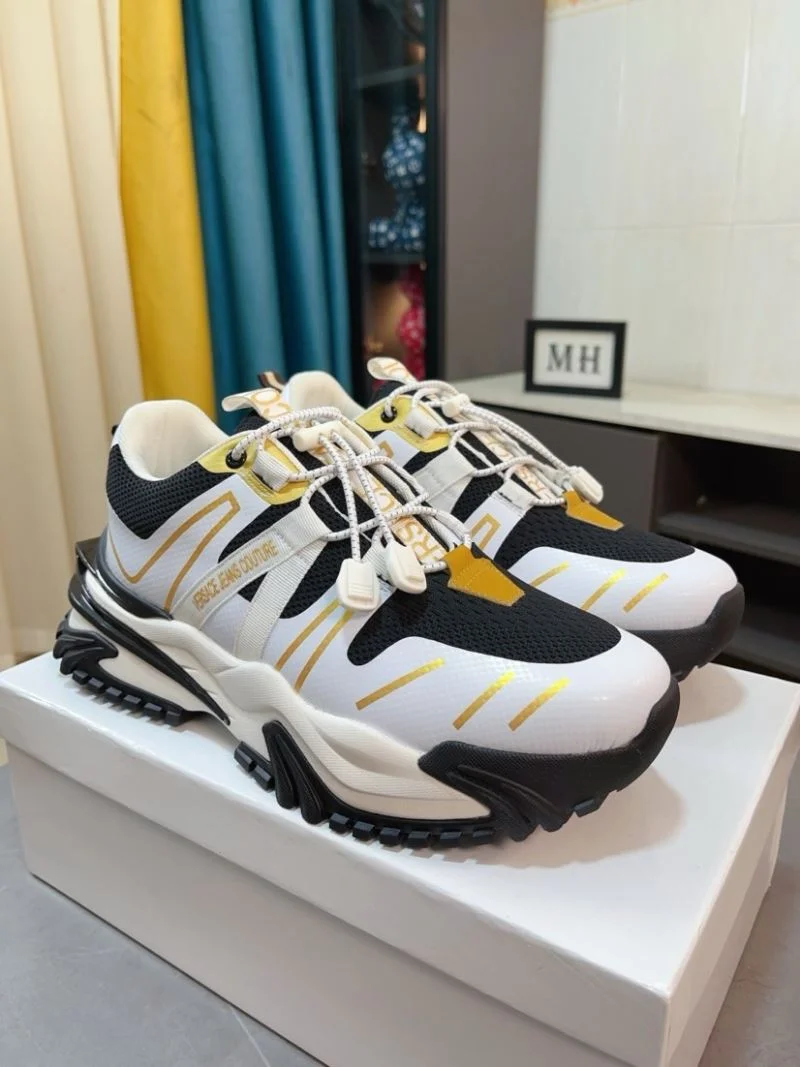 Accurate model Versace Low Shoes