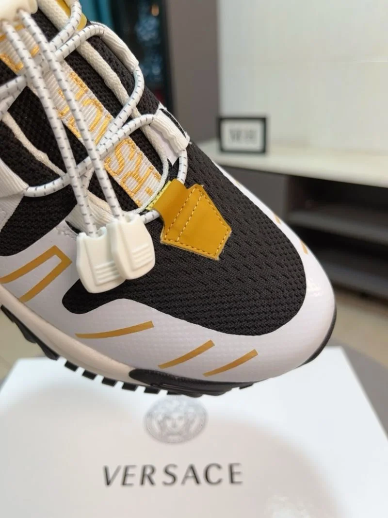 Accurate model Versace Low Shoes