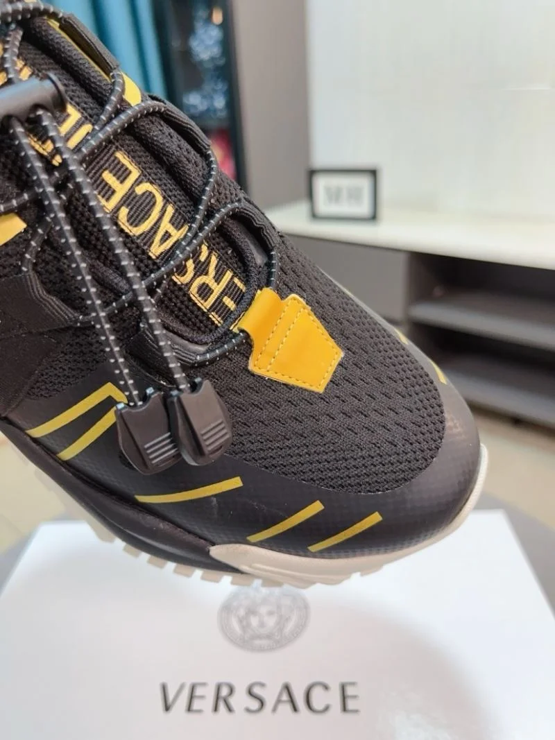 Top mirror Versace Low Shoes