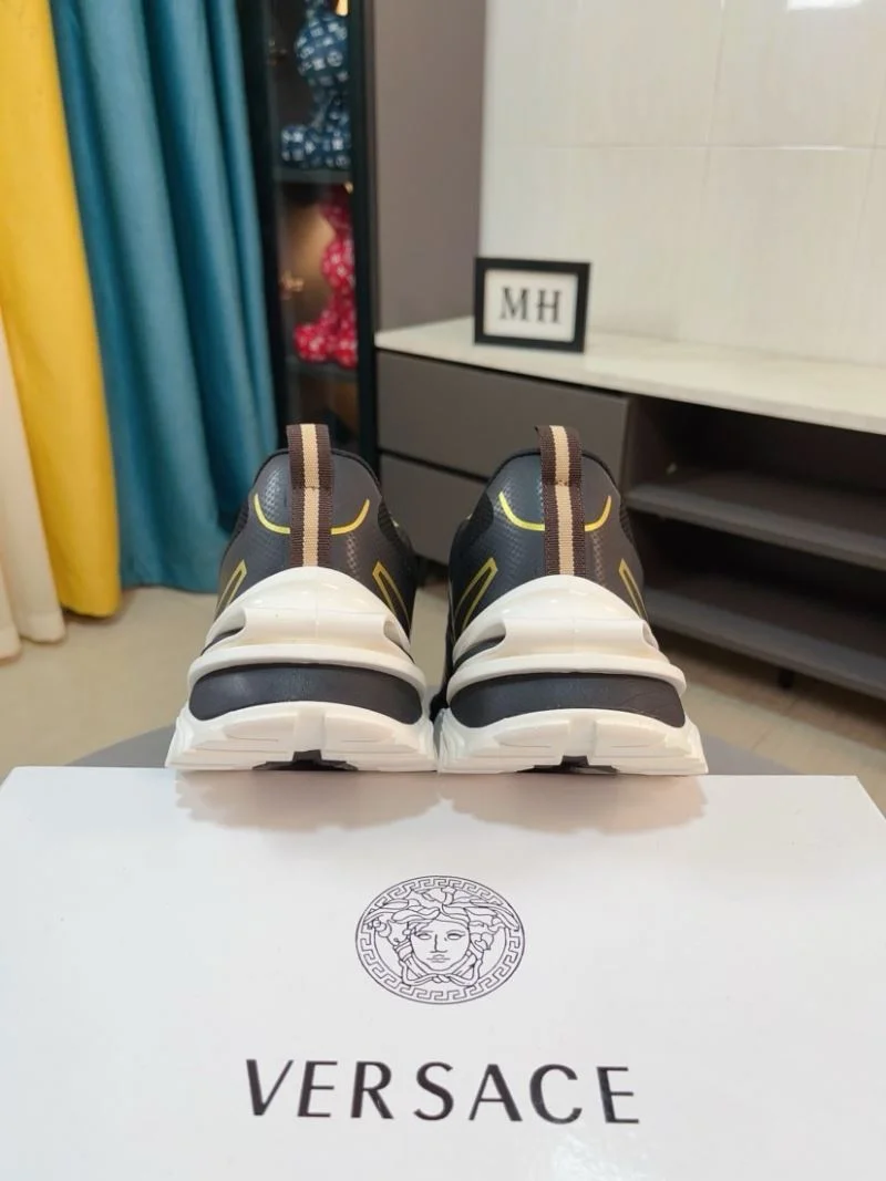 Top mirror Versace Low Shoes