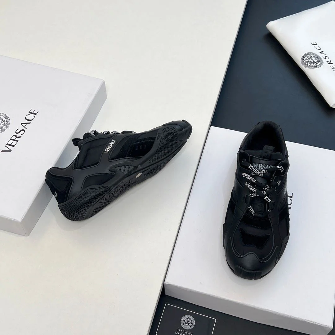 Top mirror Versace Low Shoes