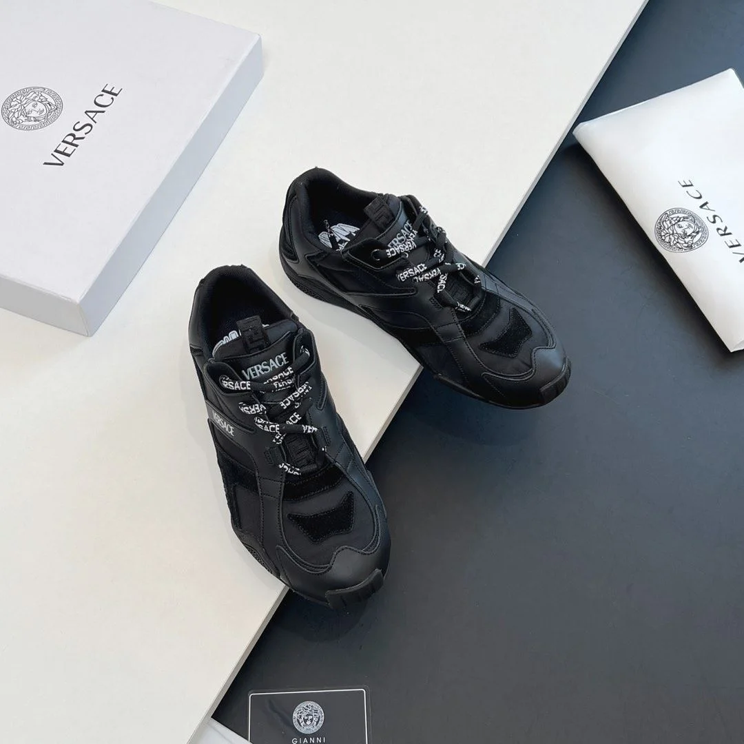 Top mirror Versace Low Shoes