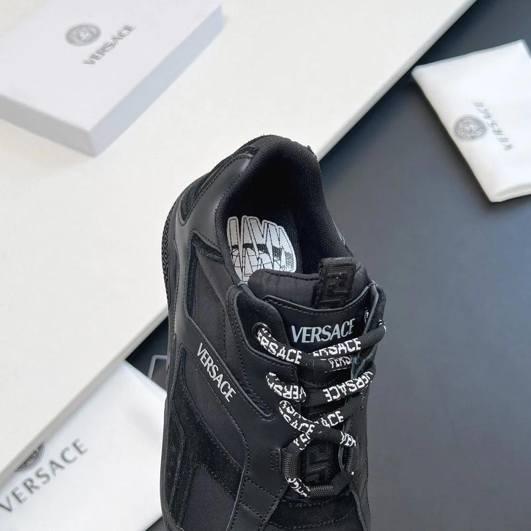 Top mirror Versace Low Shoes