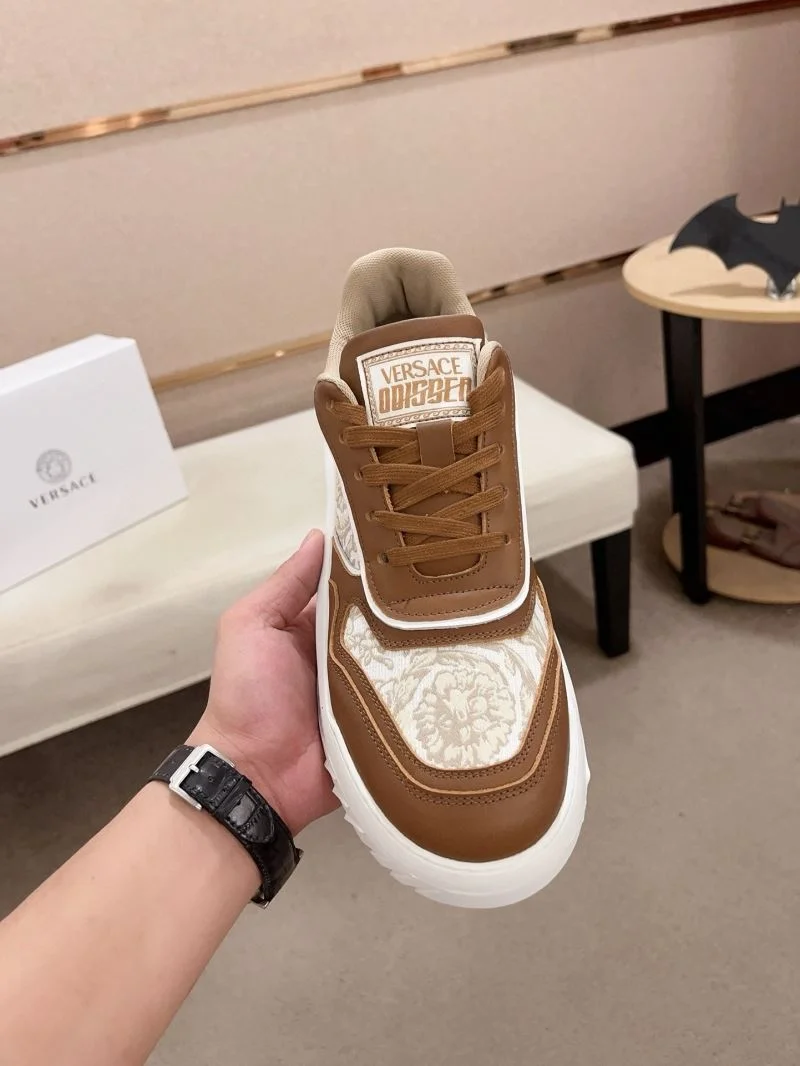 Accurate model Versace Low Shoes